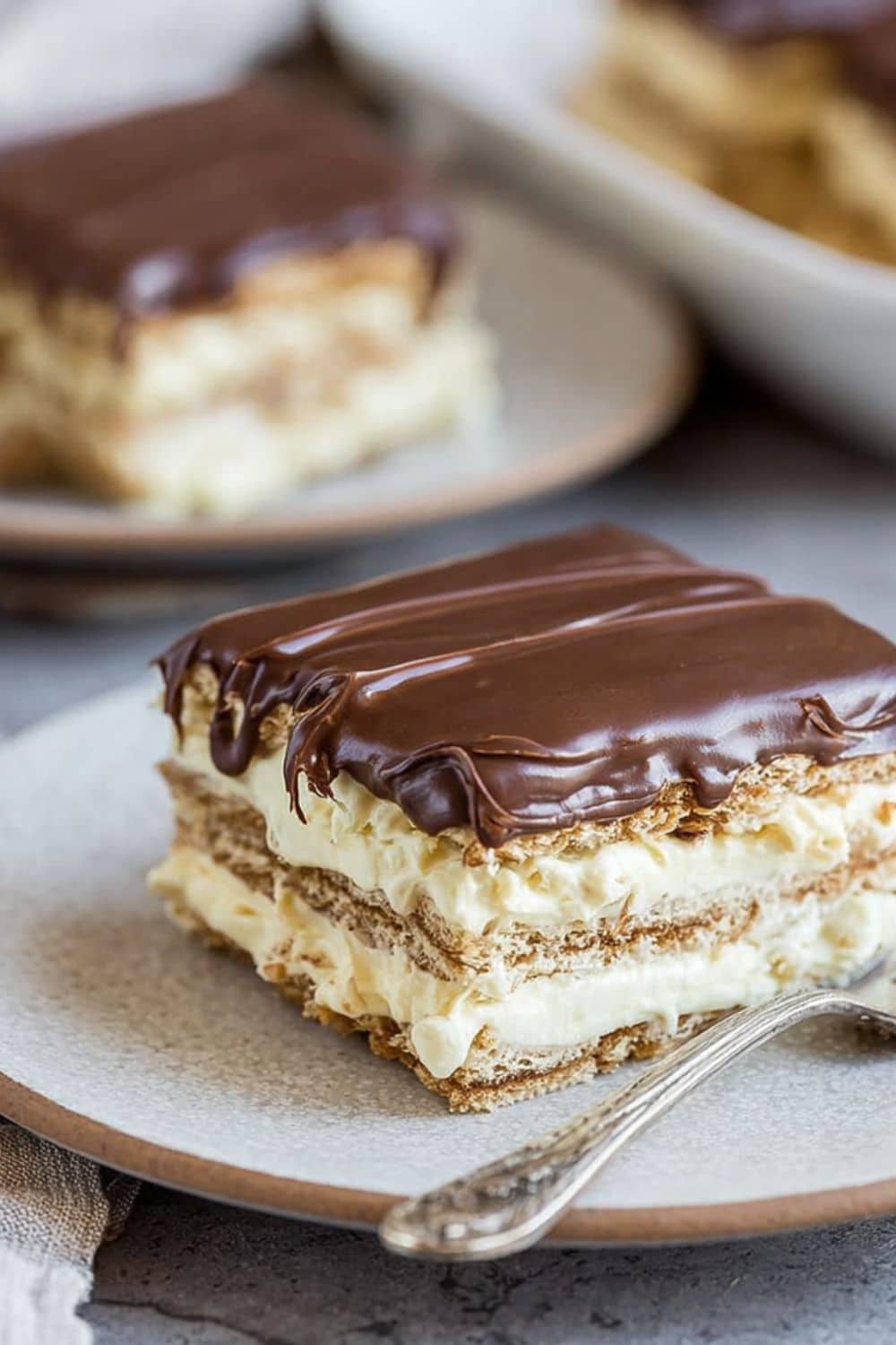 No-Bake Chocolate Eclair Cake